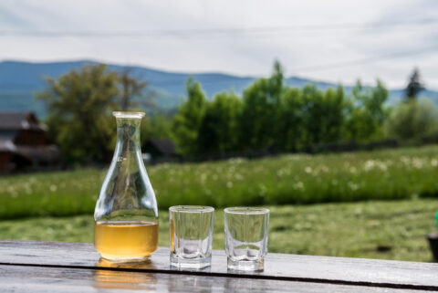 The Benefits of Mead: Is Mead a “Healthy” Alcohol? | The Bull and Bee ...